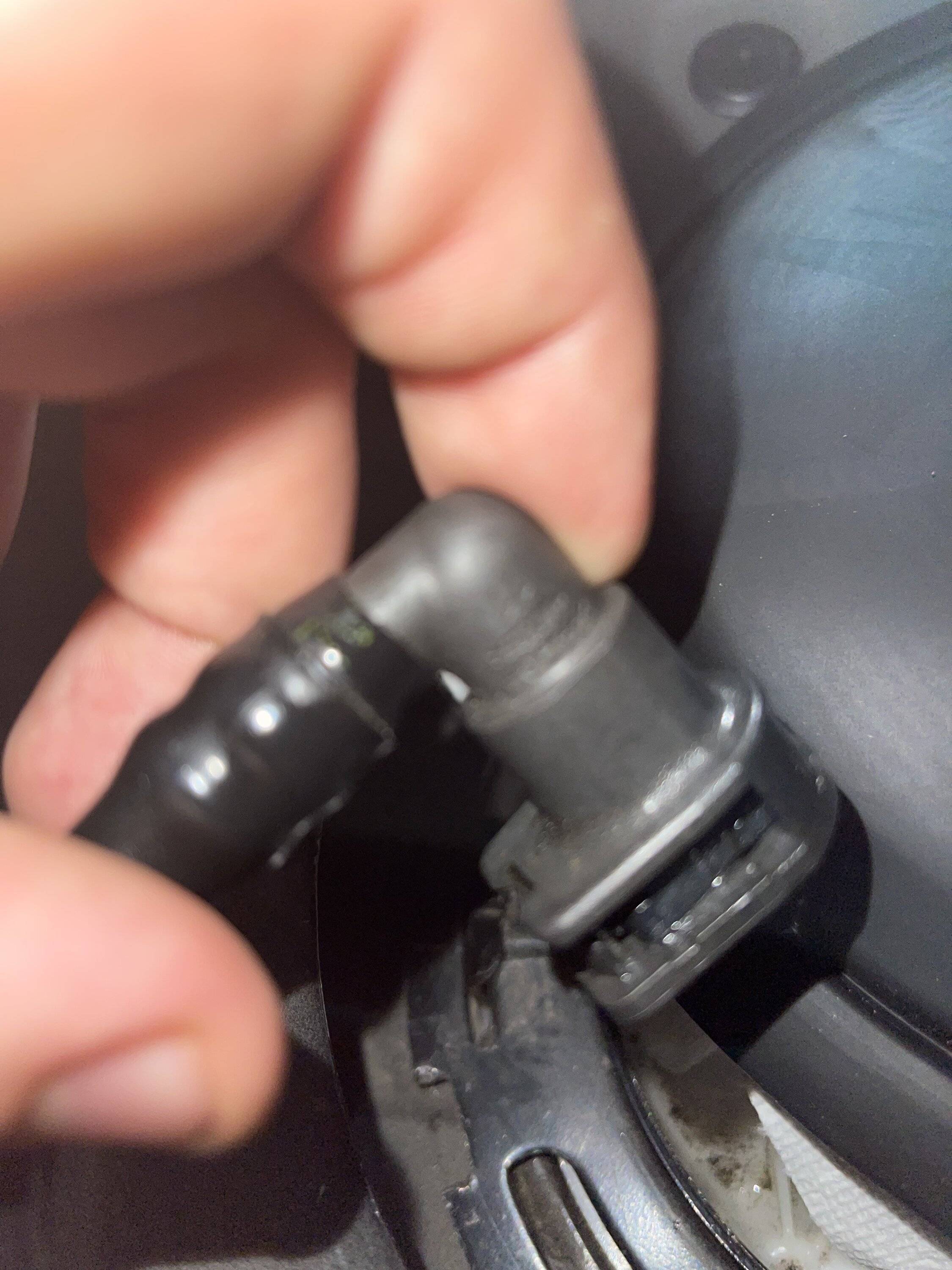 Broke red retaining clip on fuel line on top of pump | 2015+ S550 ...